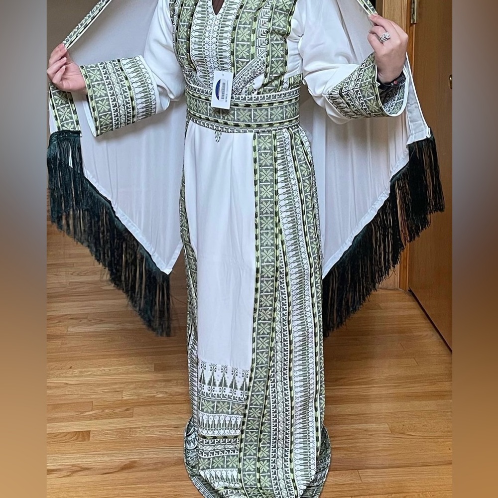 Henna Thobe Green And White With Gems And Khirka - Gem